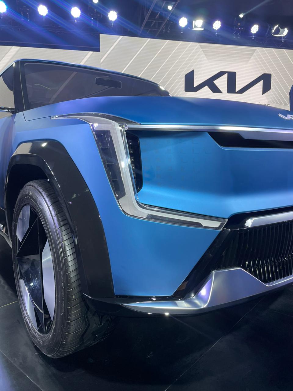 Biggest EV unveiled at the Auto Expo! » MotorOctane