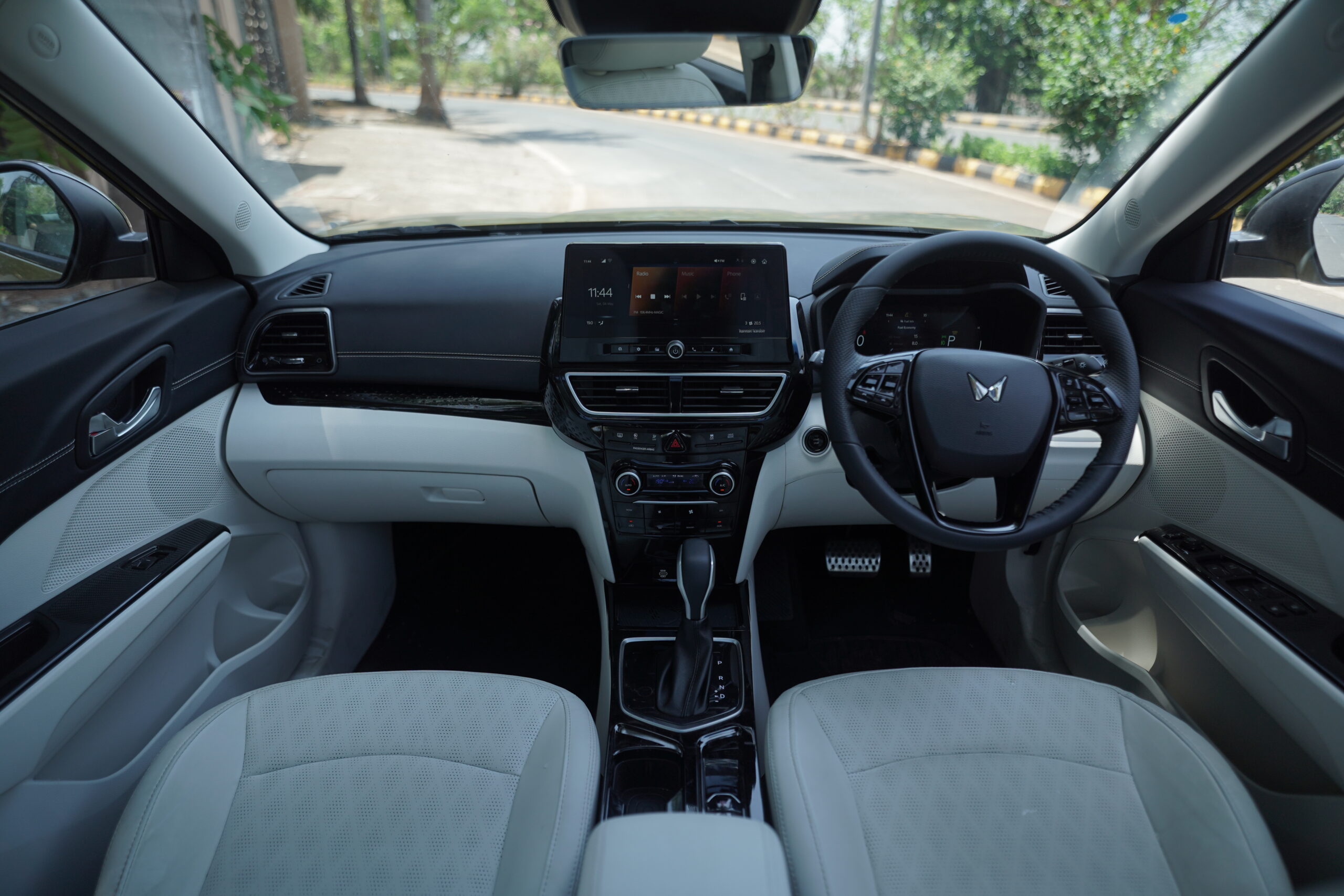 Mahindra XUV 3XO Drives Well But Noticed Two Flaws » MotorOctane