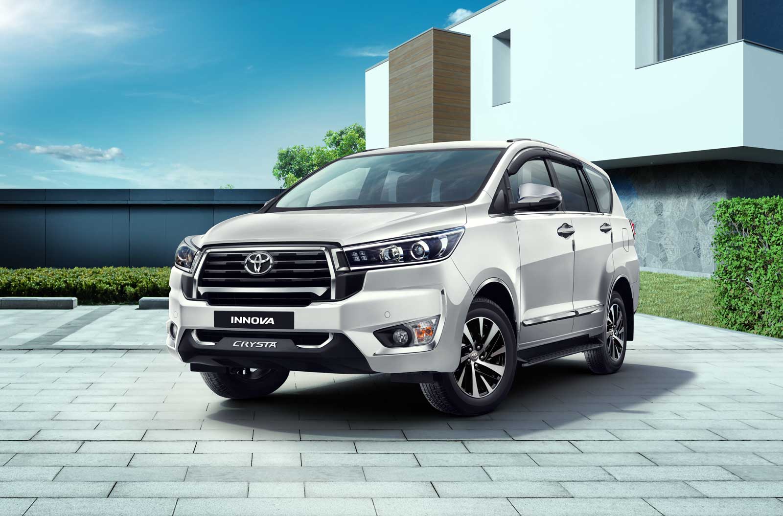 5 Cars To Buy Instead Of Toyota Innova Hycross » MotorOctane