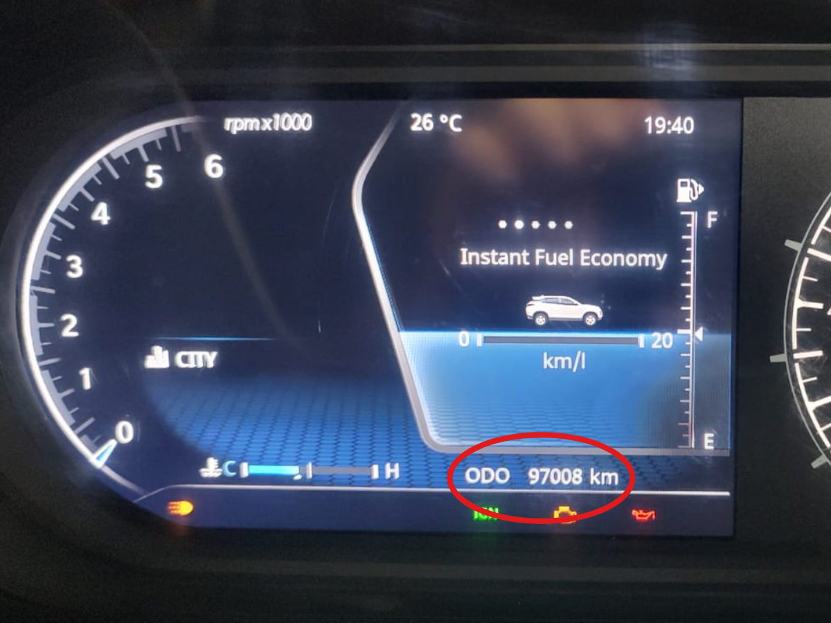 1 Lakh Km Harrier Owner 'Reacts' To New Tata Harrier! » MotorOctane