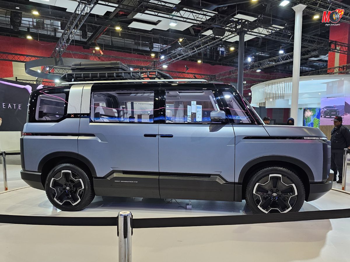 New Toyota MPV Unveiled At Auto Expo! » MotorOctane