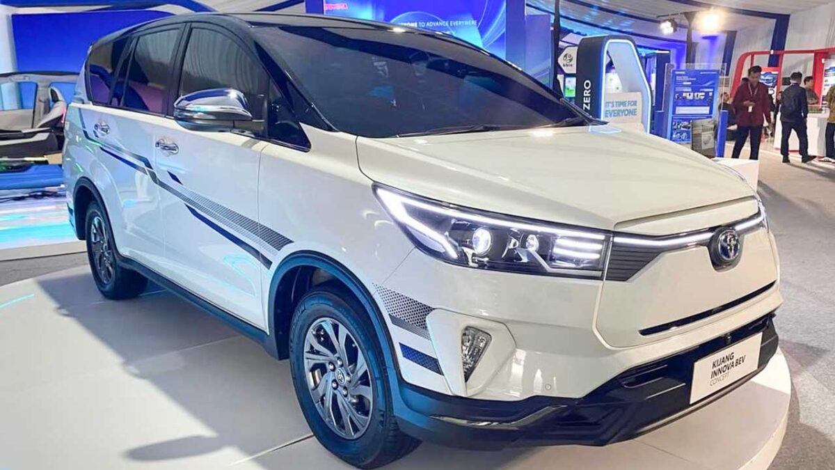 Everyone's Favourite Toyota Innova Revealed In New Avatar! » MotorOctane