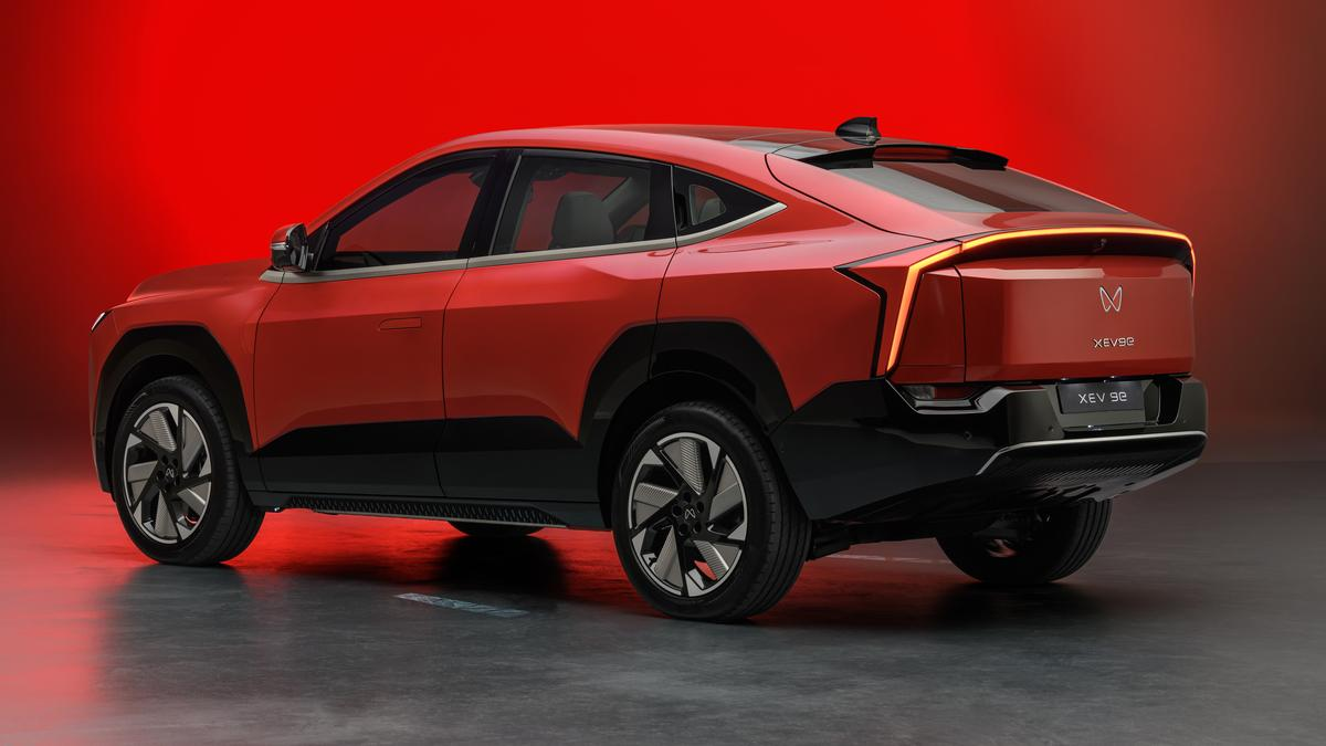 Should You Buy New Mahindra SUV With Mercedes-Like Features? » MotorOctane