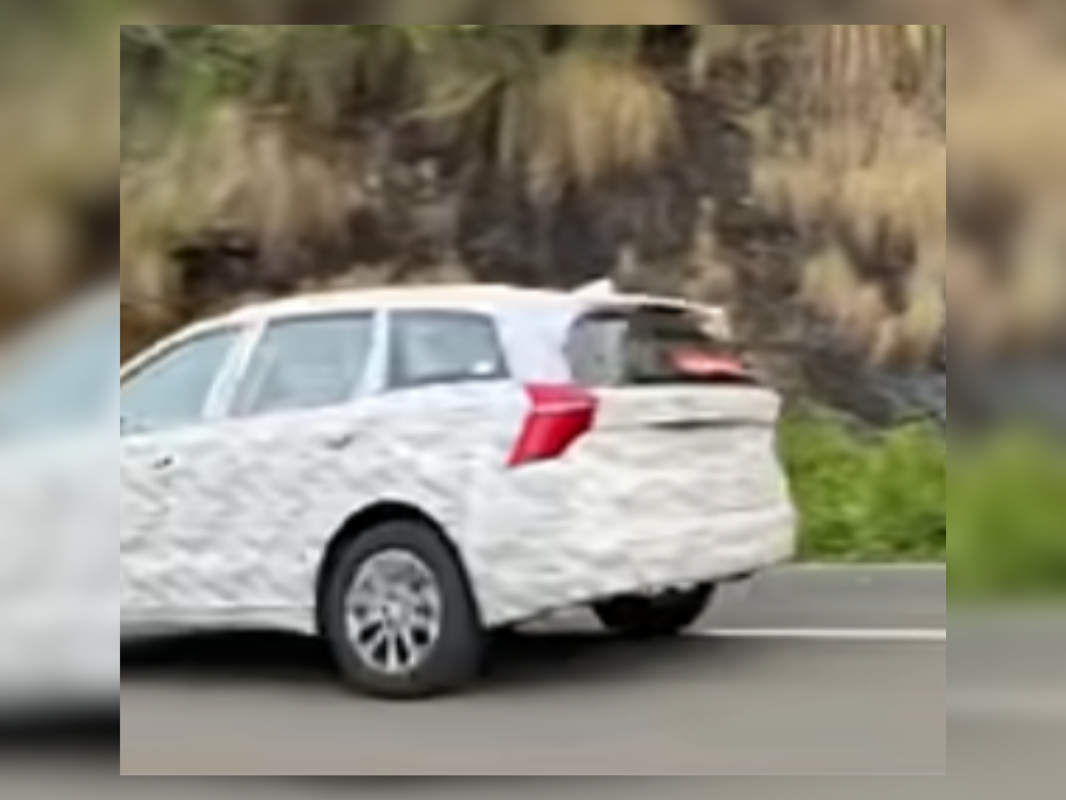Upcoming Mahindra XUV700 Facelift Spotted! Launching Soon? » MotorOctane